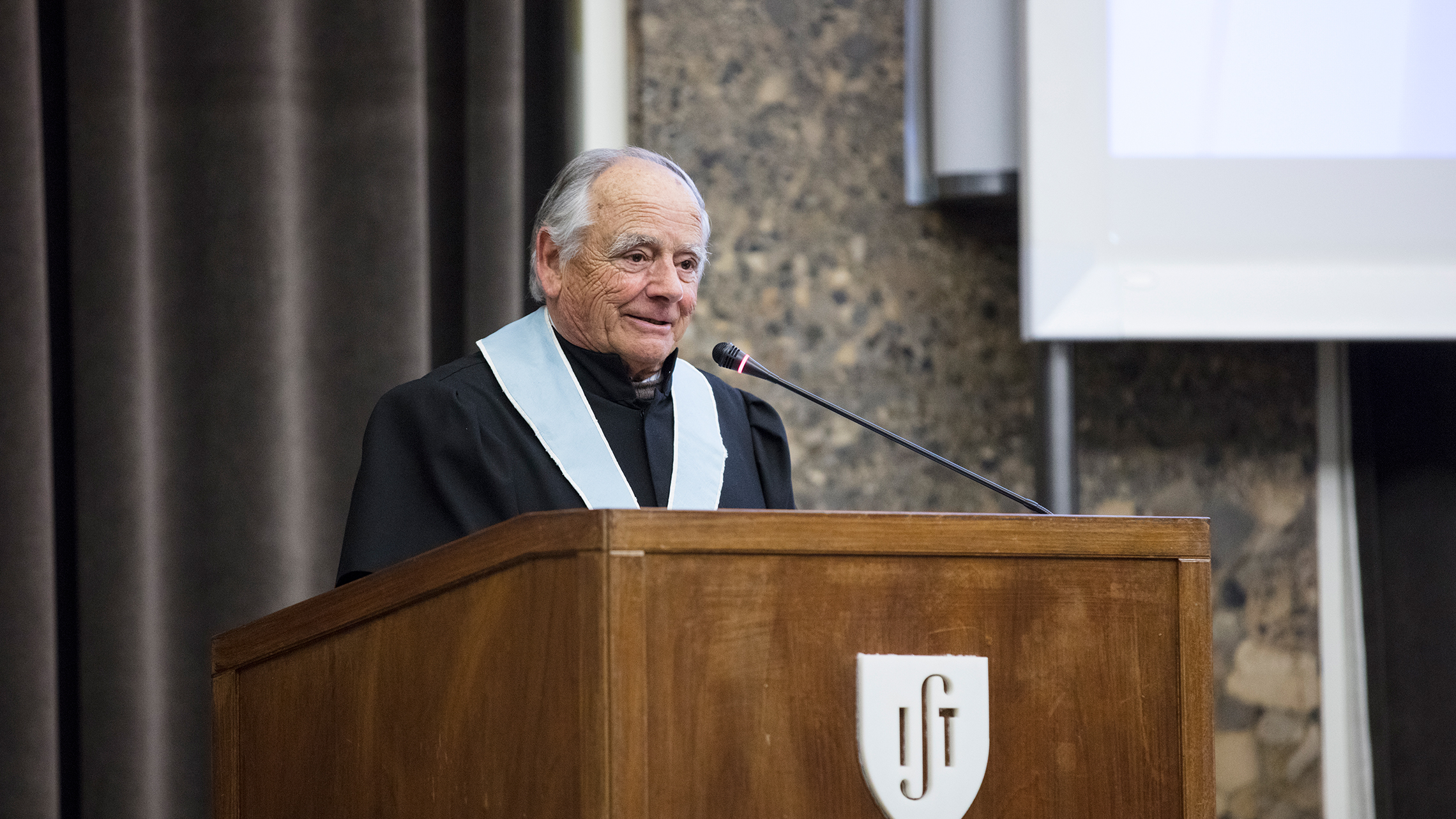 Professor Carlos Mota Soares receives J. N. Reddy medal – Técnico Lisboa