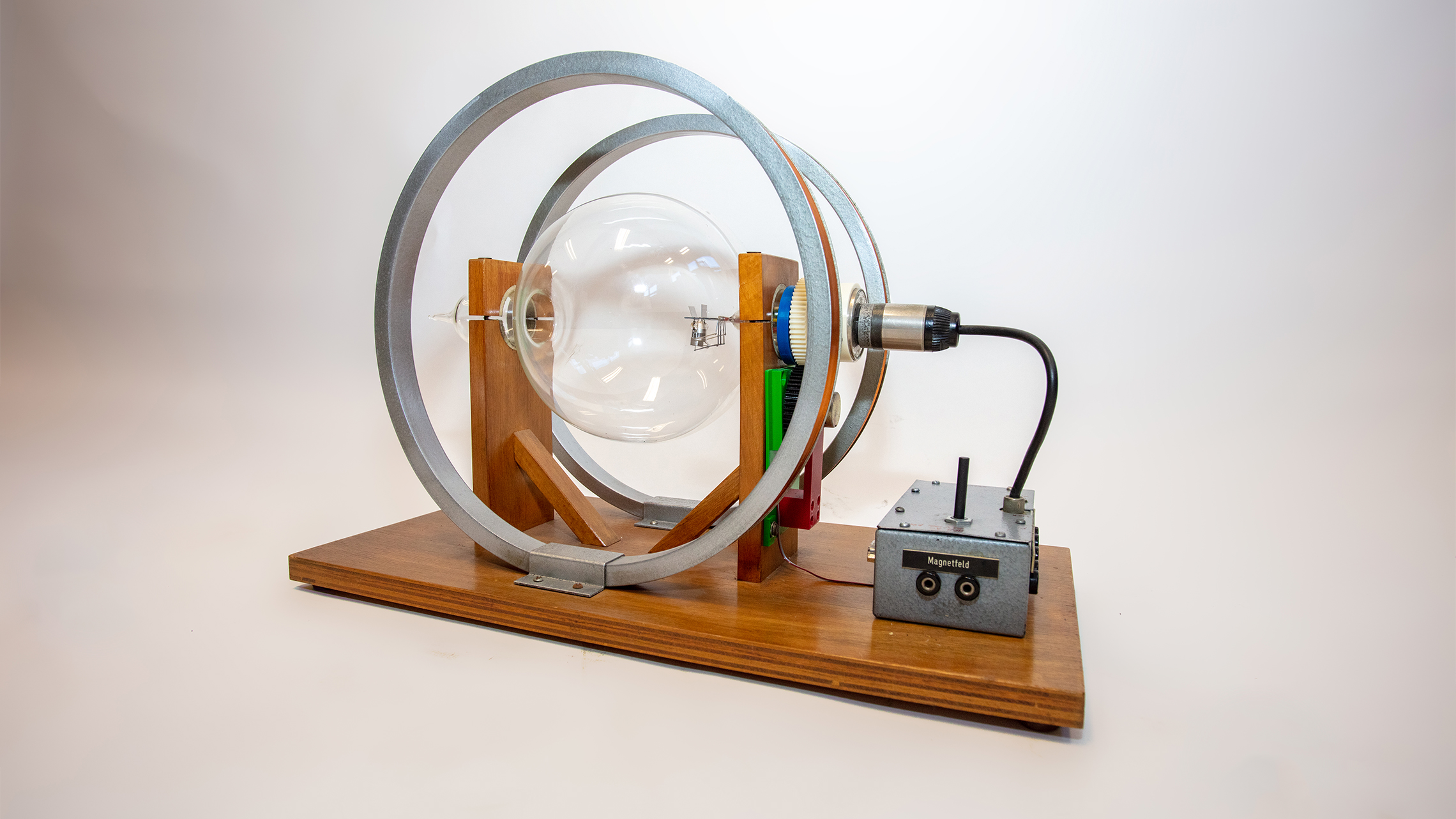 Técnico podcast “110 Histórias, 110 Objetos” – The Wehnelt cylinder ...